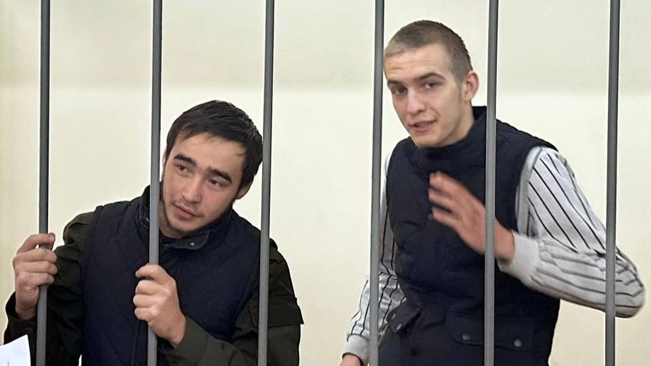 Жители столицы похитили у курьера телефон за 105 тысяч рублей